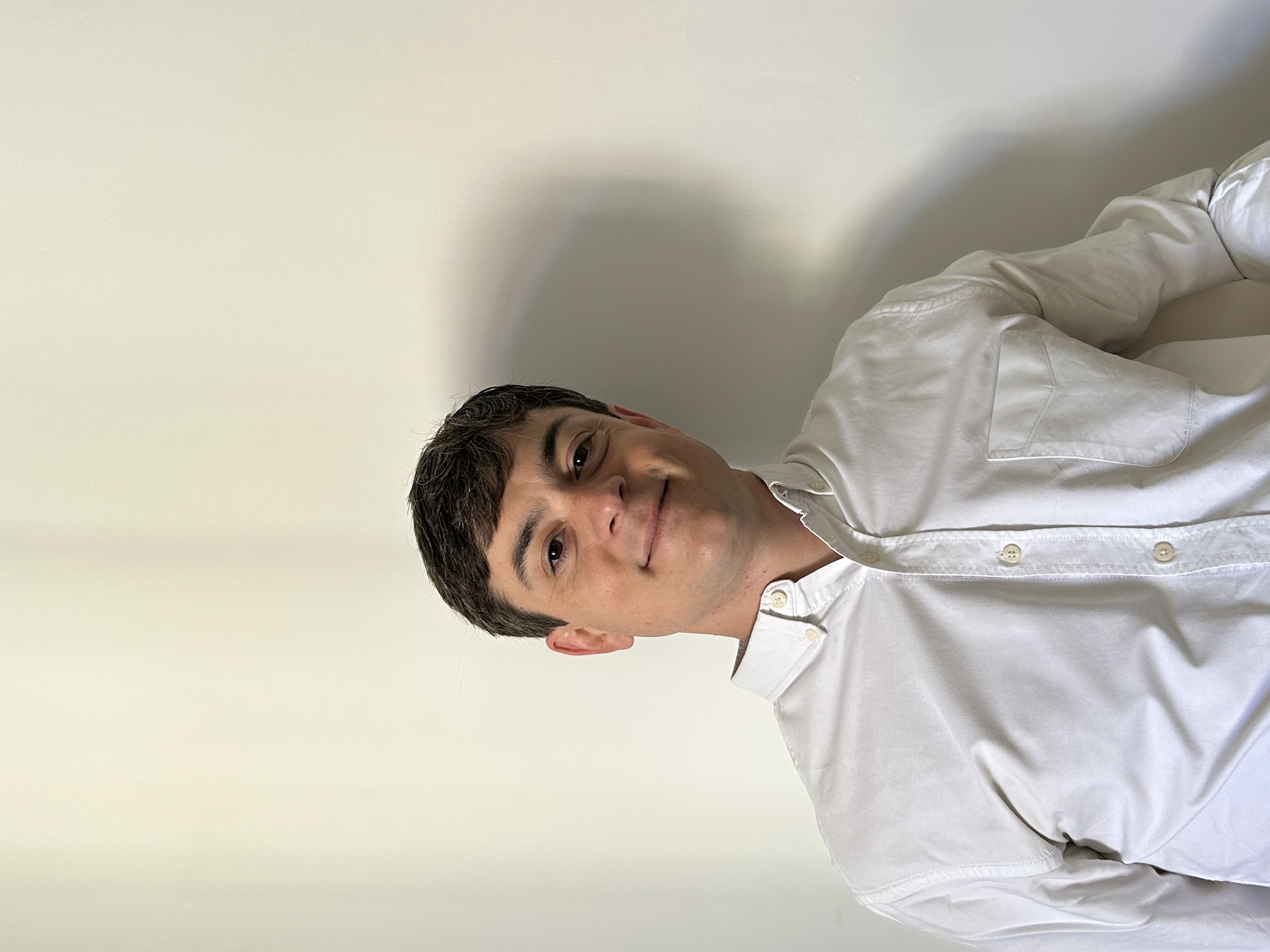 DIÁLOGO Y BRINDIS CON ALBERTO RUFFONI